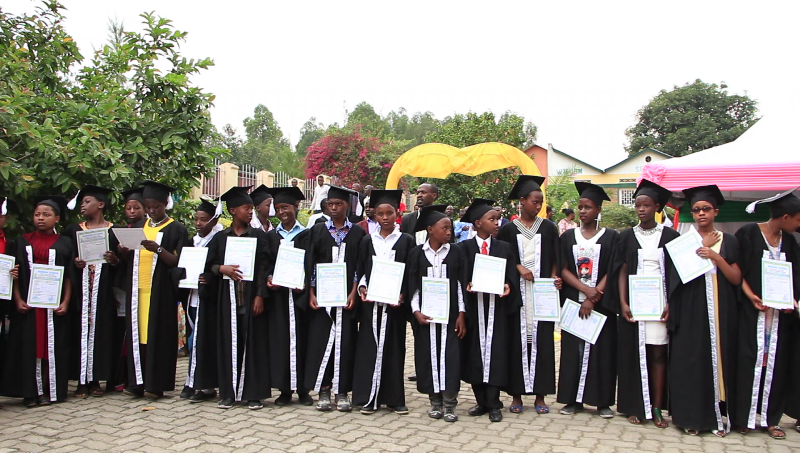 Musanze:Wisdom School irifuriza abanyarwanda Noheri Nziza n’umwaka ...